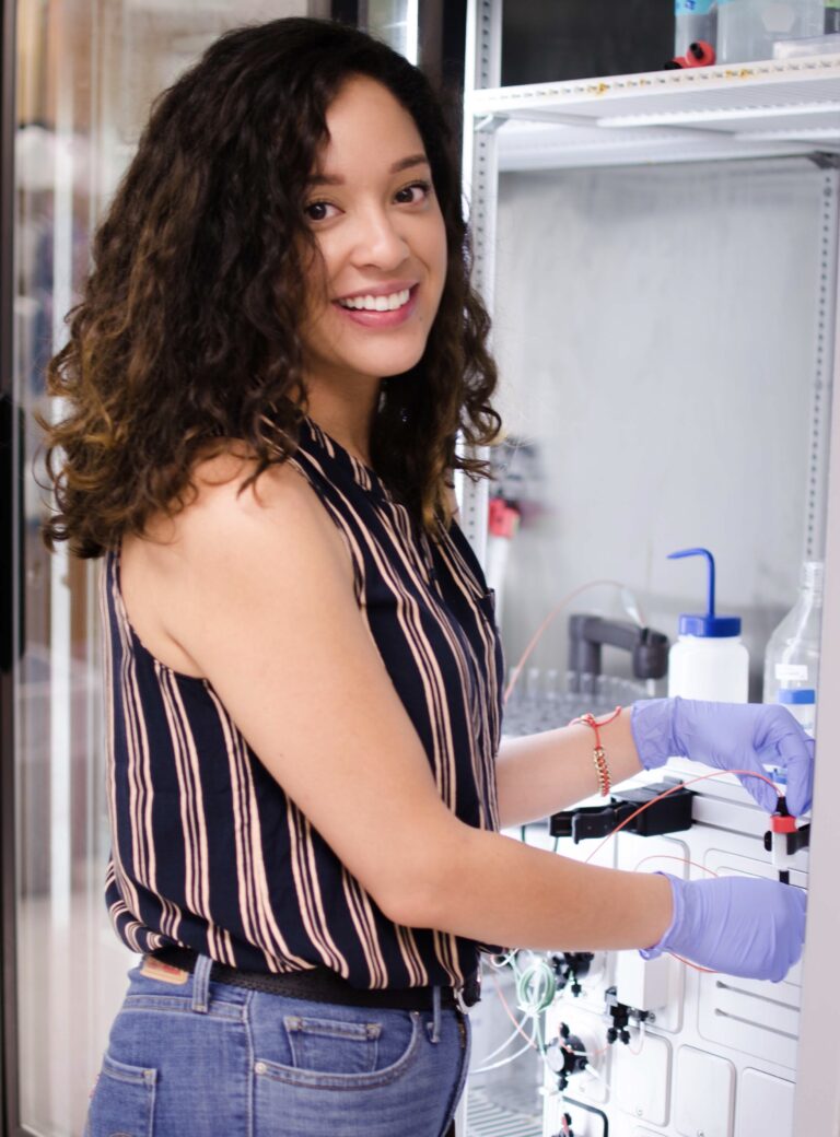 Ivette Perez wins Karpay Award | Center for Structural Biology | Vanderbilt University